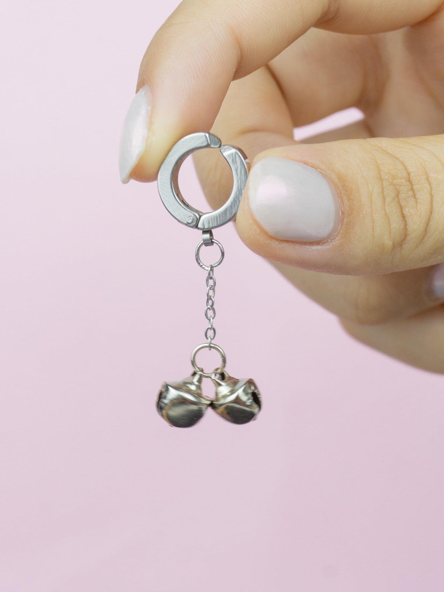 Fake Intimate Piercing with Bells on a Chain – PinMe Piercing